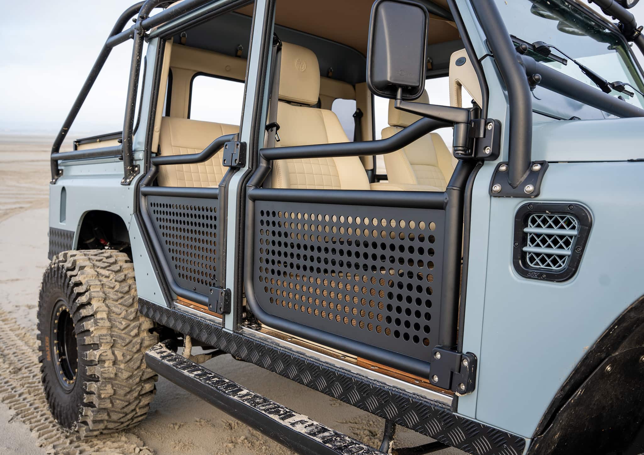 1990 – 1995 Land Rover Defender Upgrade – The Landrovers - The Landrovers