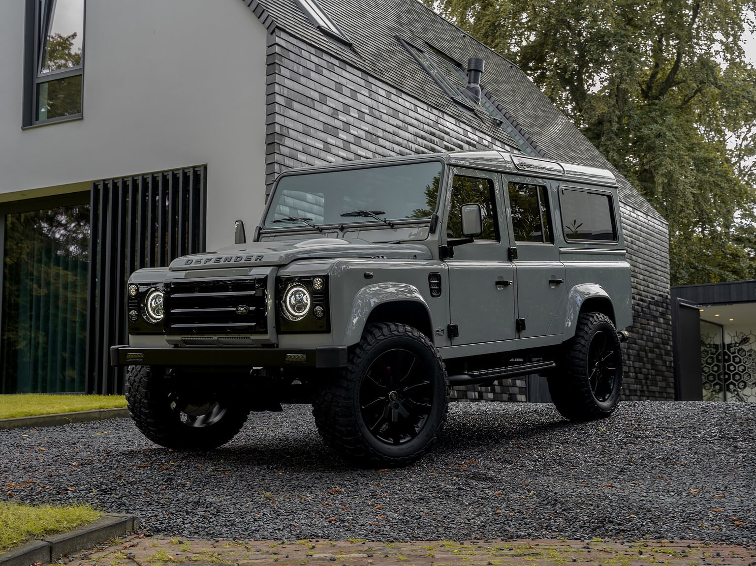 Land Rover Defender Restoration USA - The Landrovers