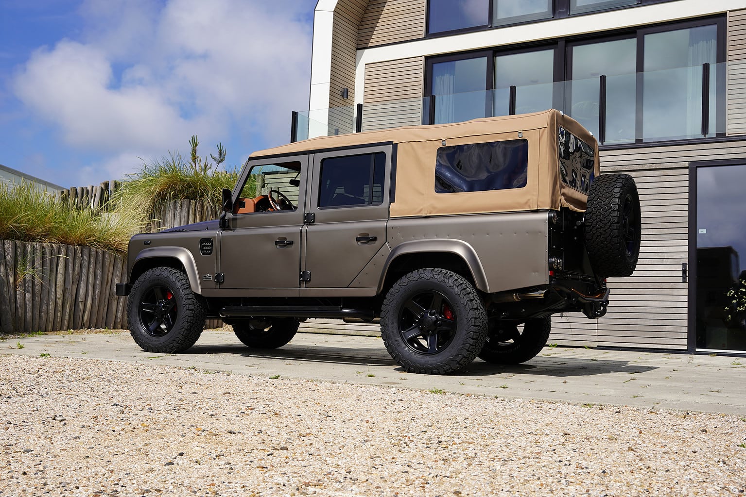 Land Rover Defender Restoration USA - The Landrovers